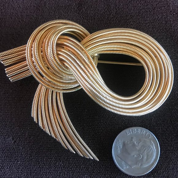 NAPIER BROOCH | Jewelry | Vintage Gold Napier Brooch | Poshmark